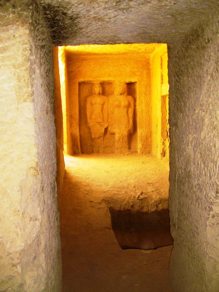 Cavern tunnel under the Giza Plateau - Hidden Inca Tours