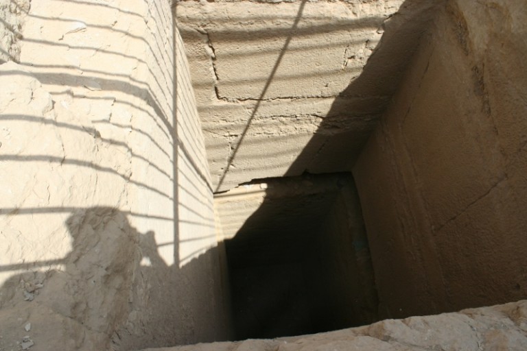 Giza Plateau Of Egypt: Labyrinth Of Tunnels And Shafts Under The ...