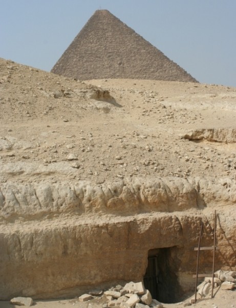 Giza Plateau Of Egypt: Labyrinth Of Tunnels And Shafts Under The ...