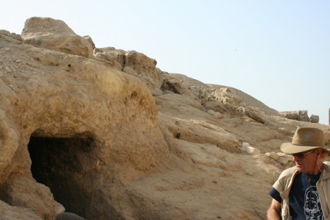 Giza Plateau Of Egypt: Labyrinth Of Tunnels And Shafts Under The ...