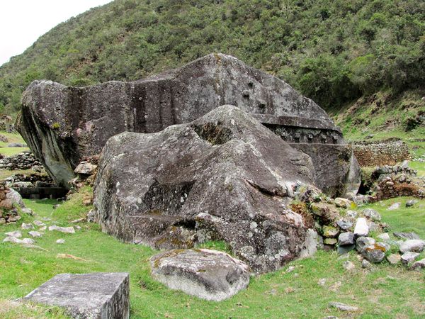 yurak-rumi_36123_600x450 - Hidden Inca Tours