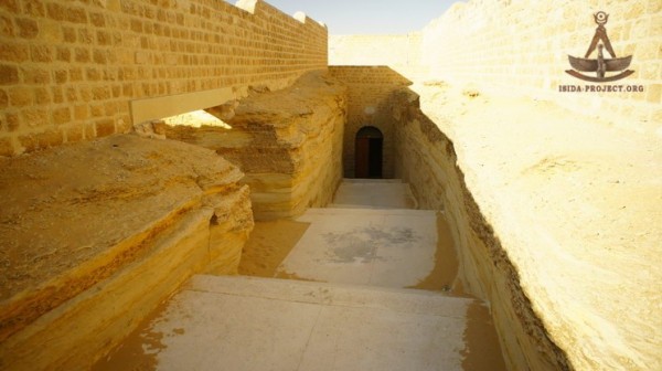 Massive Ancient 100 Ton Boxes Underground At The Serapeum In Egypt ...