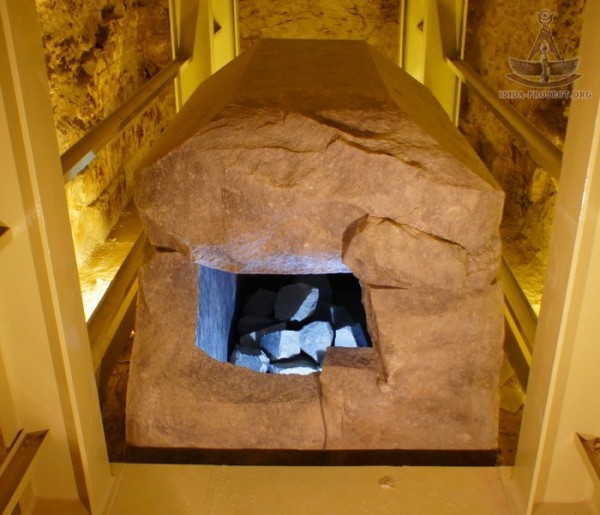 Massive Ancient 100 Ton Boxes Underground At The Serapeum In Egypt ...
