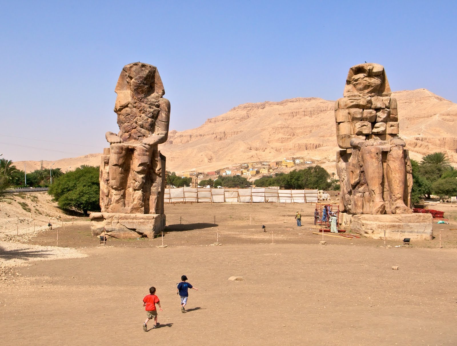 Egypt's Massive Stone Statues: Who Made Them? And How? - Hidden Inca Tours