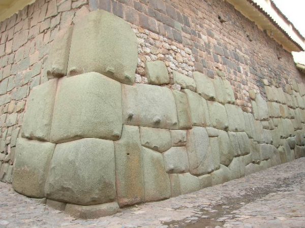 The Amazing And Ancient Inca Roca Polygonal Walls In Cusco - Hidden ...