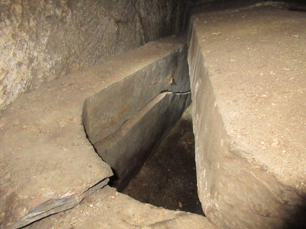 New Video: Exploring The Osiris Shaft On The Giza Plateau In Egypt ...